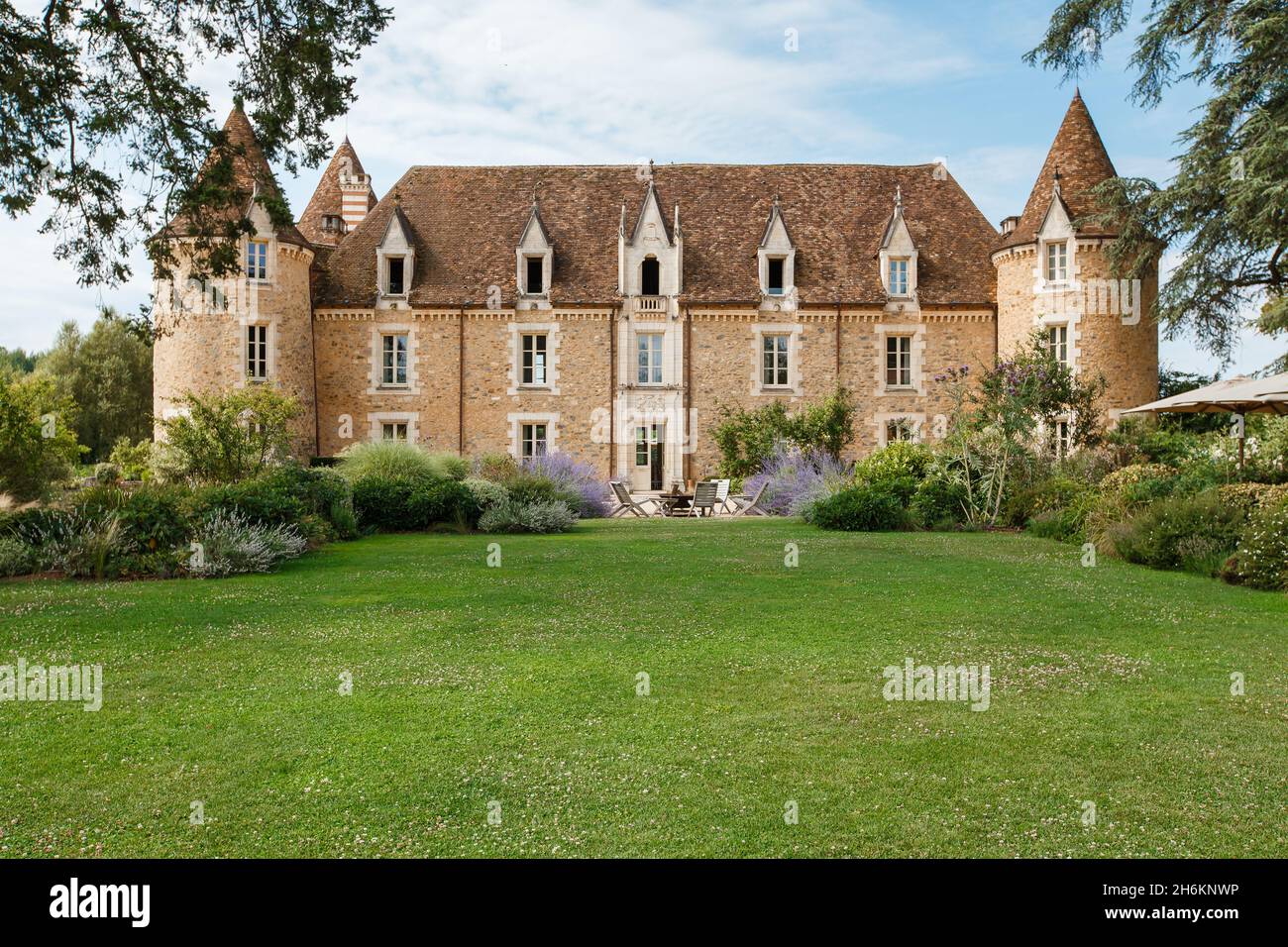 Bordeaux, France - 2019: Medieval french chateau surrounded beautiful ...