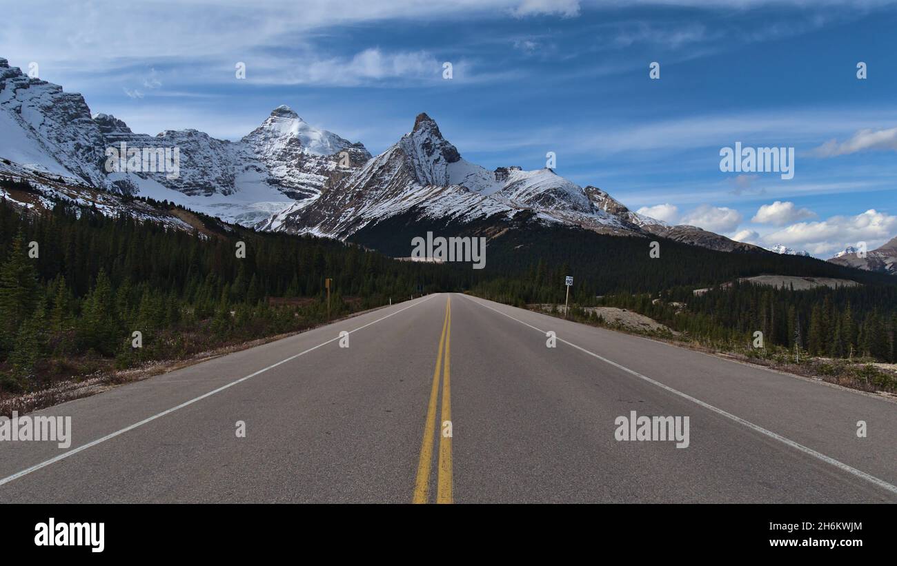 Diminishing perspective of famous Icefields Parkway (highway 93) in ...