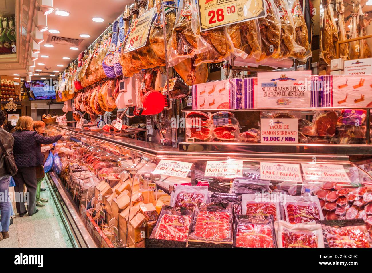Jamón serrano madrid market hi-res stock photography and images - Alamy