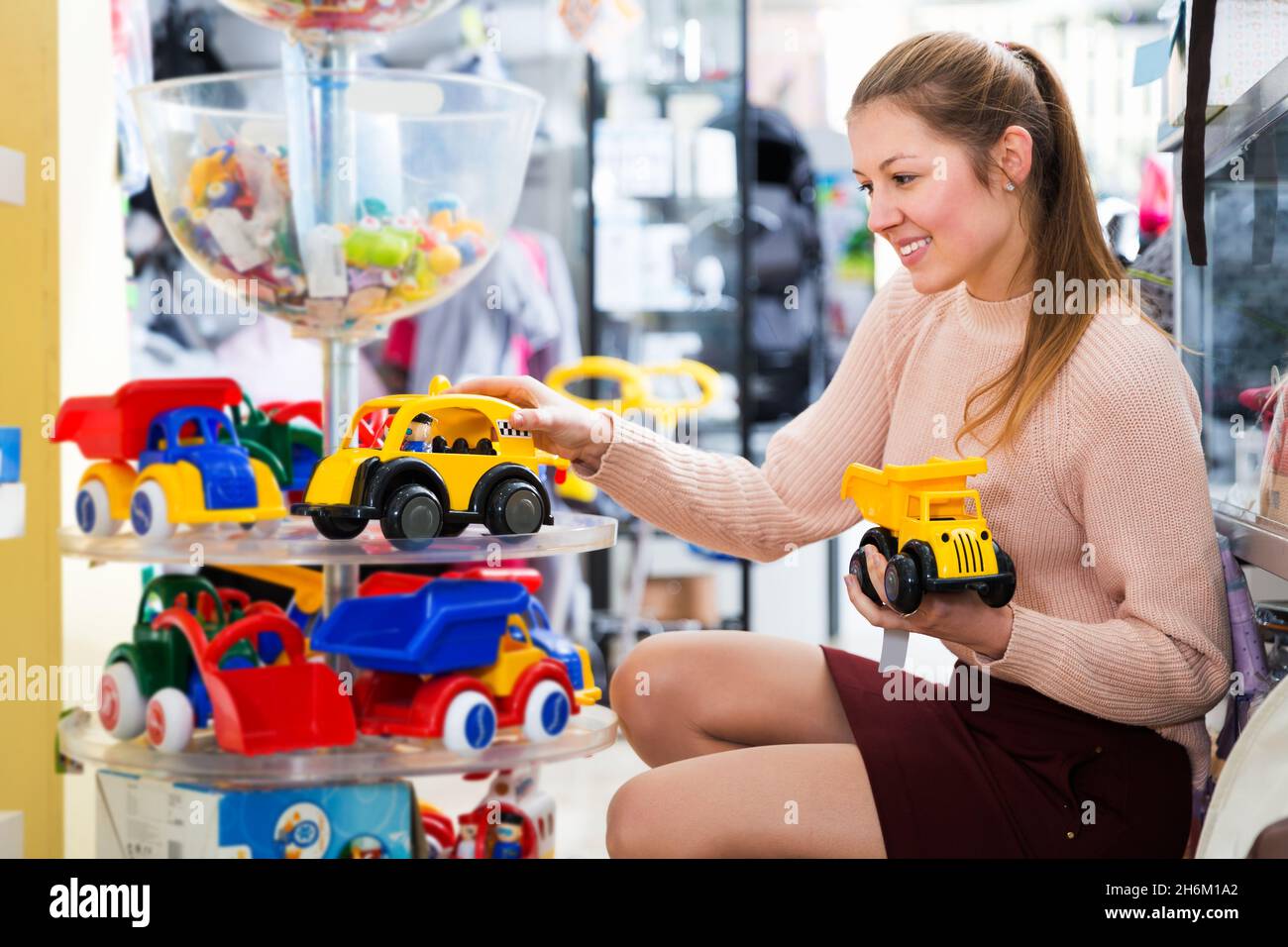 Buying toys for children hi-res stock photography and images - Alamy