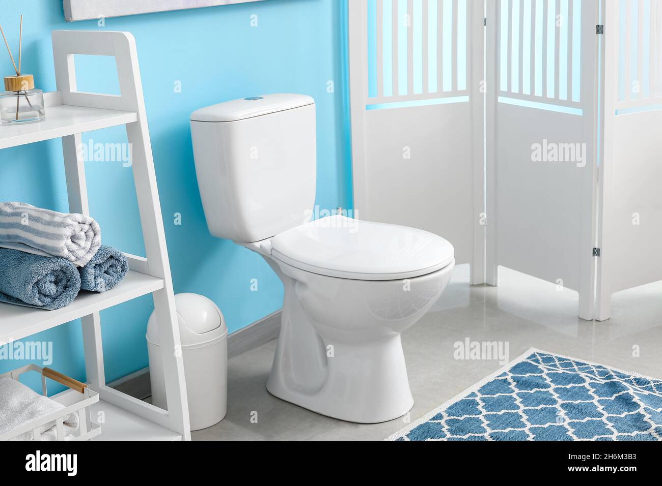 Interior of modern comfortable restroom Stock Photo - Alamy