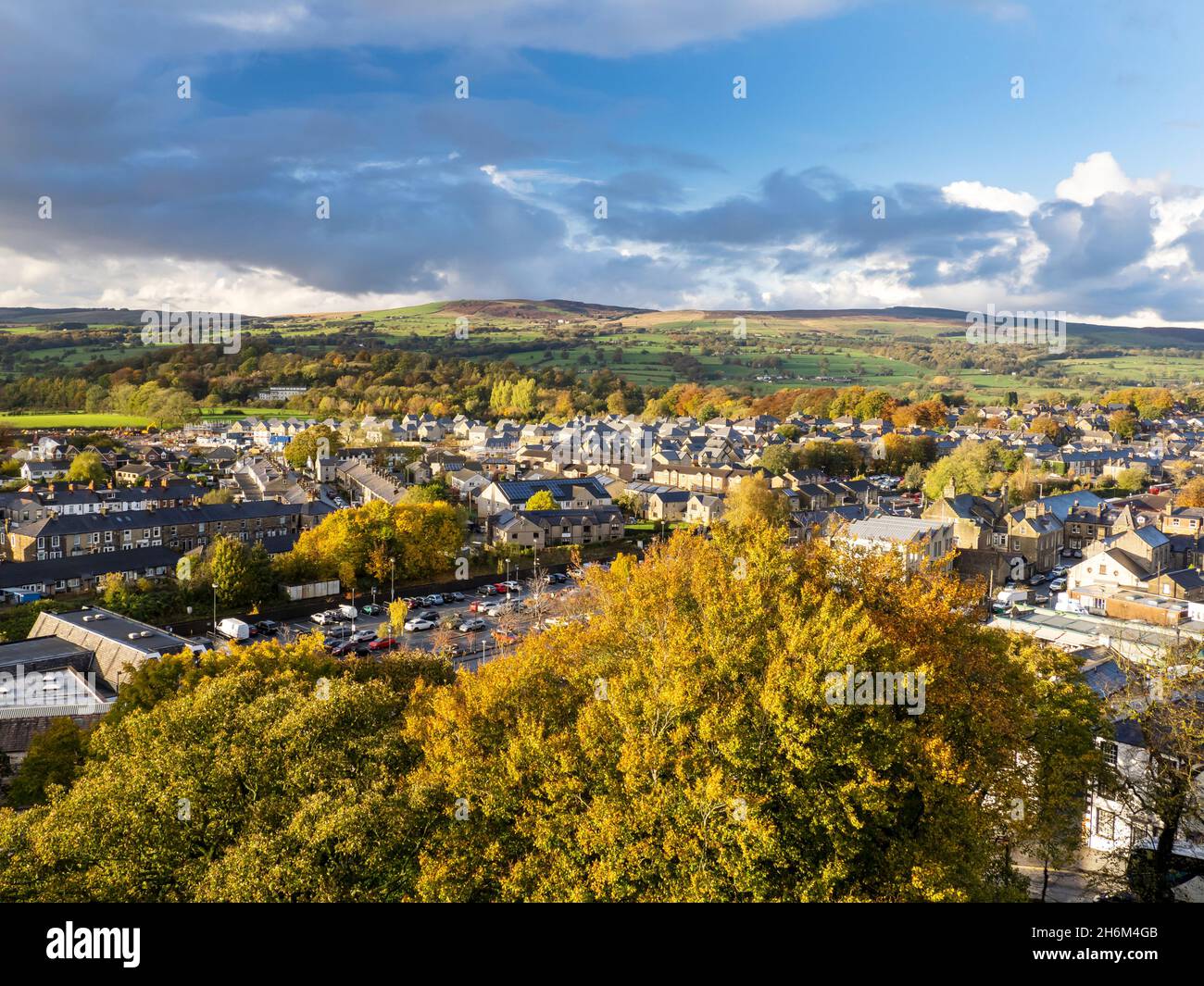 Lancashire clitheroe castle autumn hi-res stock photography and images ...