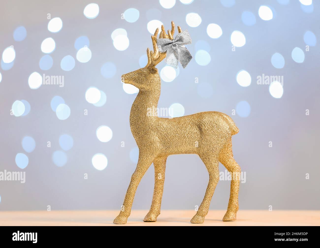 Golden reindeer bow on hi-res stock photography and images - Alamy