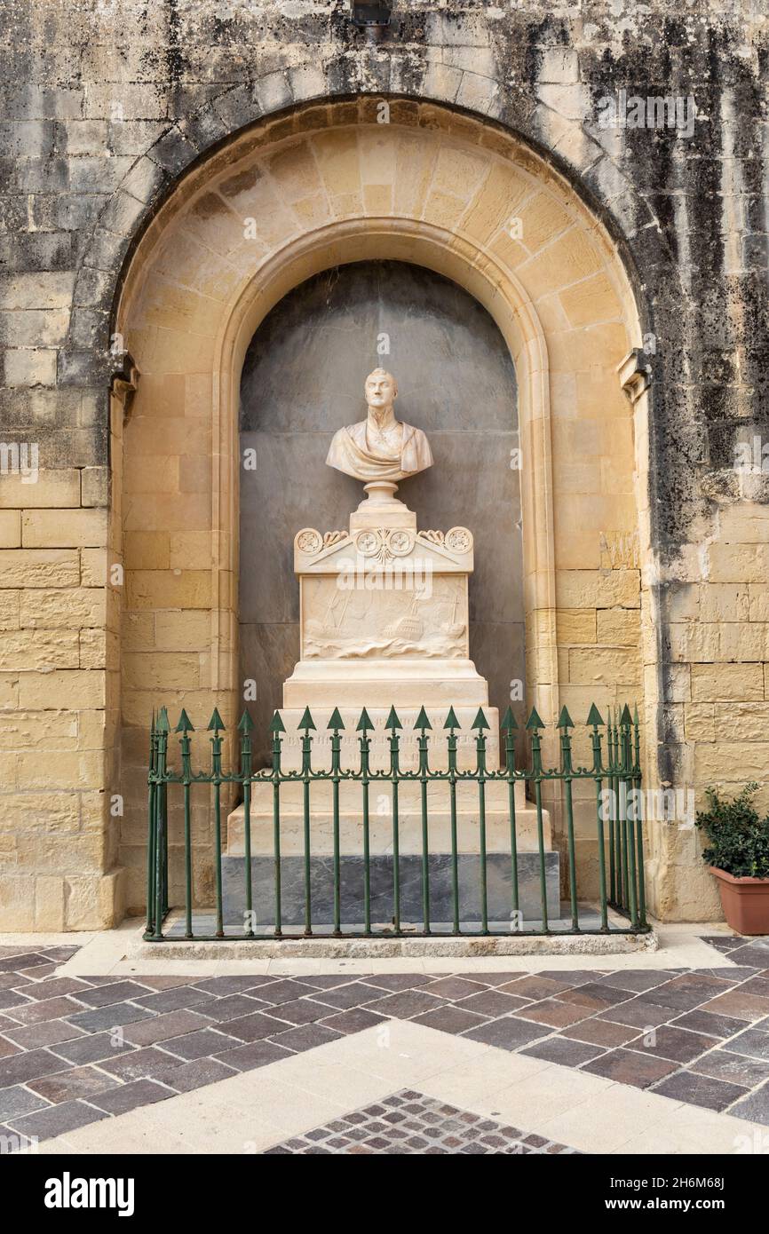 Sir henry hotham sculpture hi-res stock photography and images - Alamy