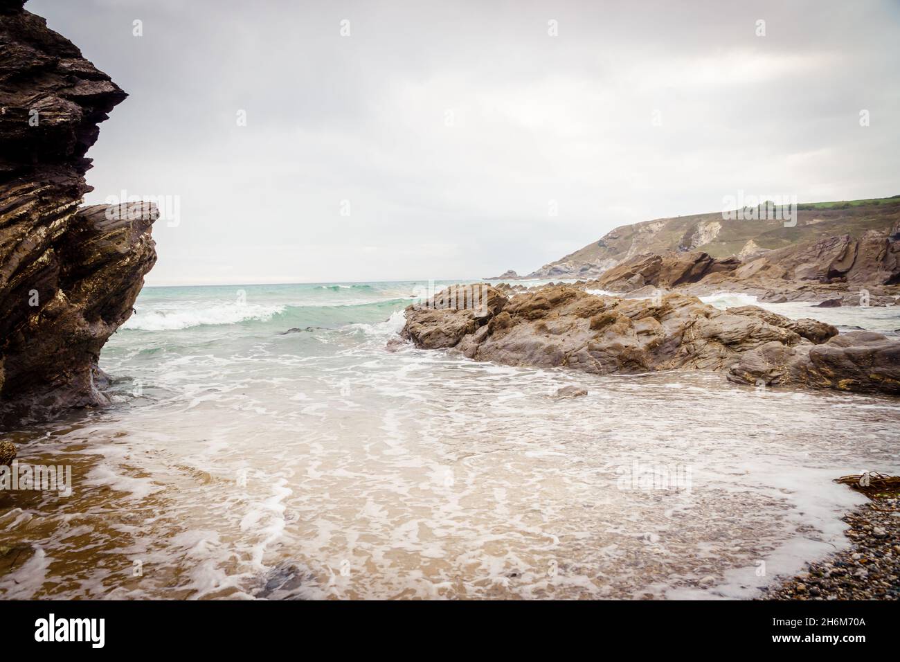 The rugged and beautiful Cornish coastline at Gunwalloe, Lizard ...