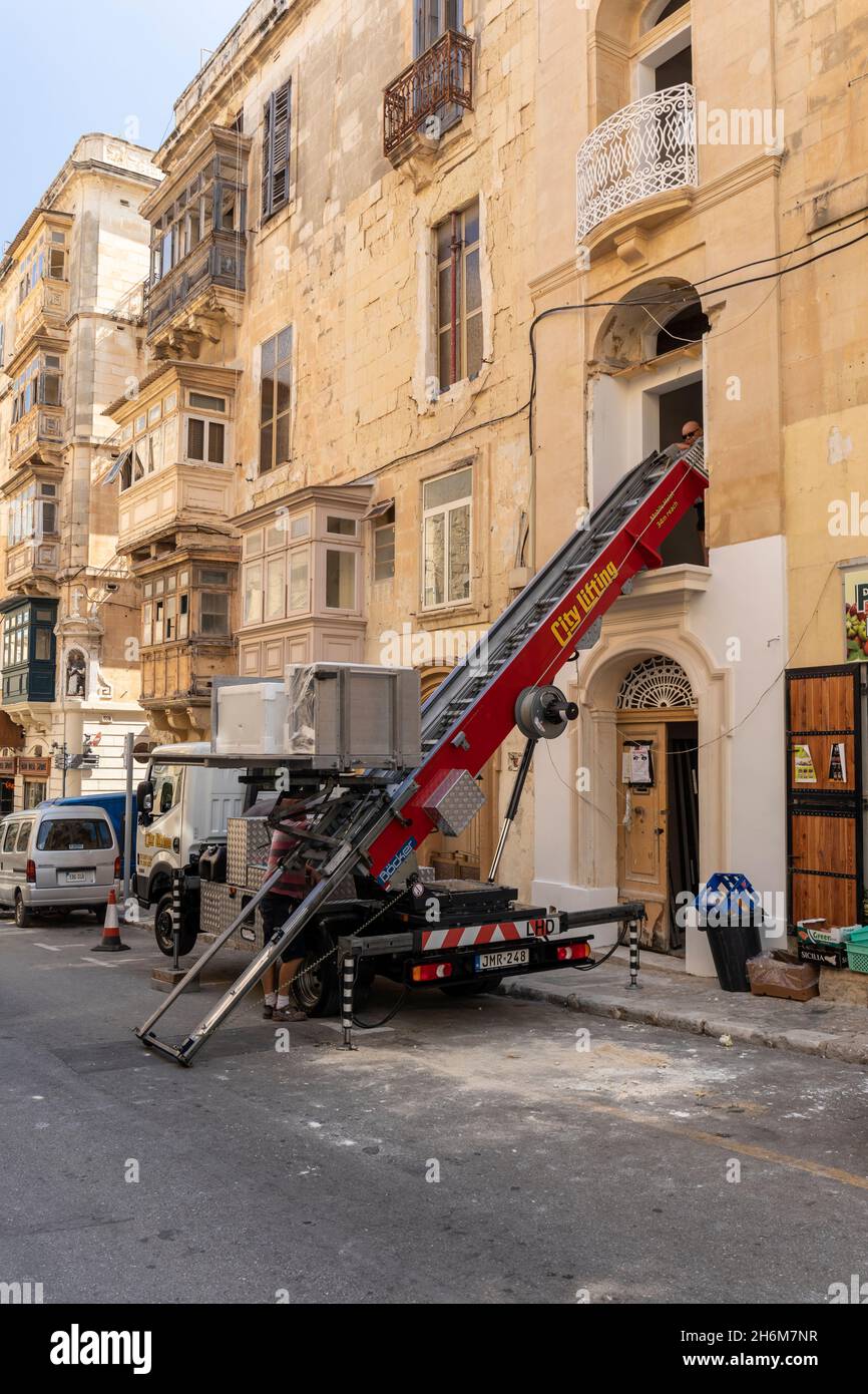 Lorry mounted conveyor hi-res stock photography and images - Alamy