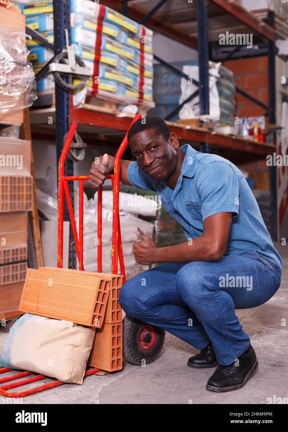Warehouse materials loading hi-res stock photography and images - Alamy