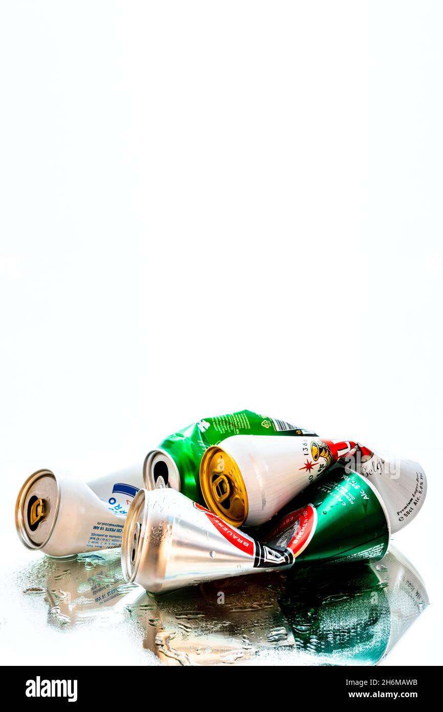 Smashed beer can hi-res stock photography and images - Alamy