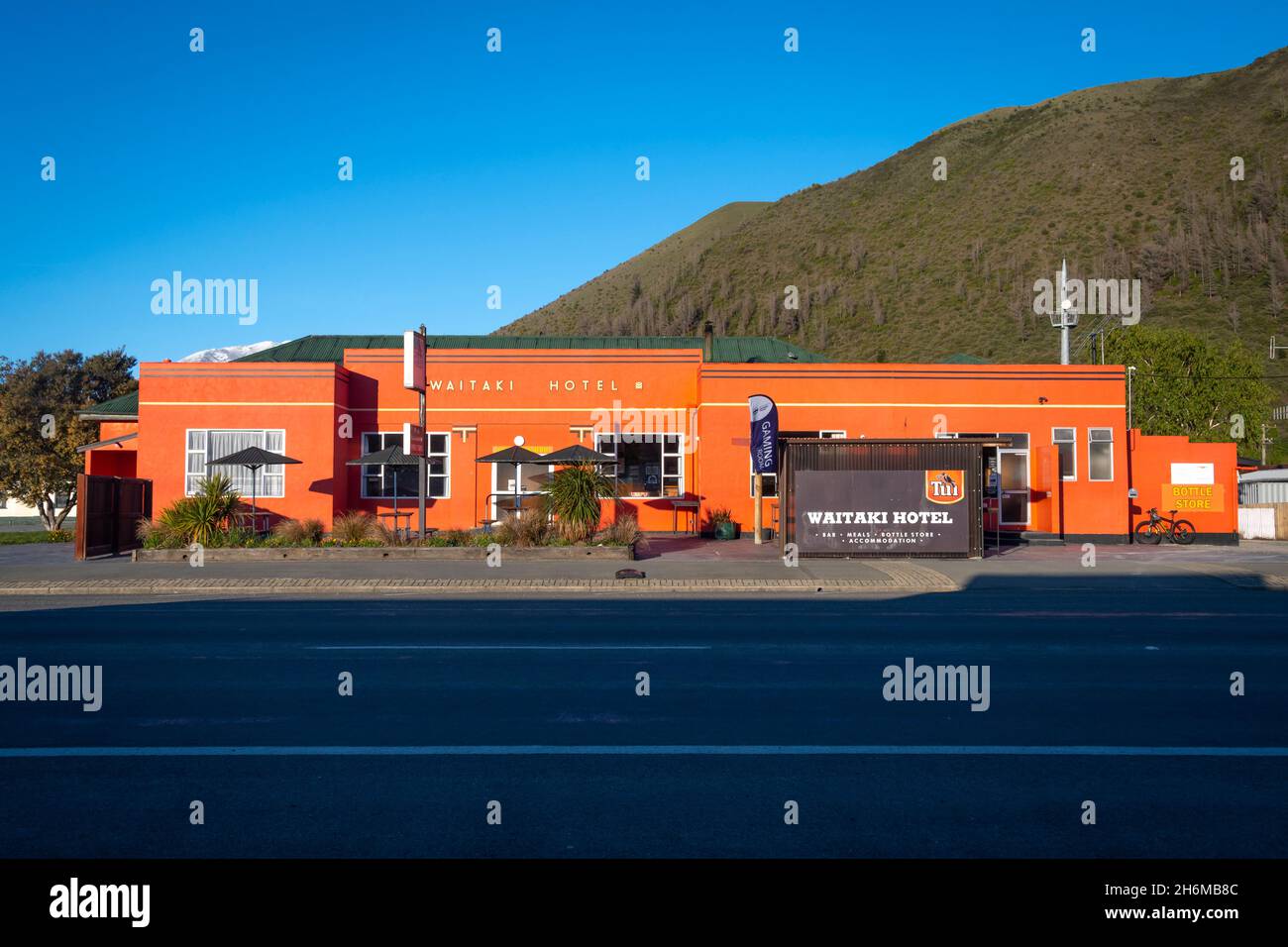 Waitaki Hotel, Kurow, South Canterbury, South Island, New Zealand Stock ...