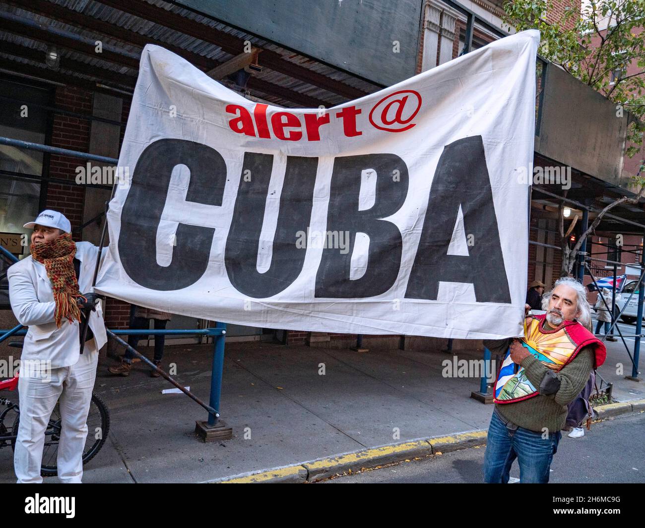 Lift embargo rally hi-res stock photography and images - Alamy