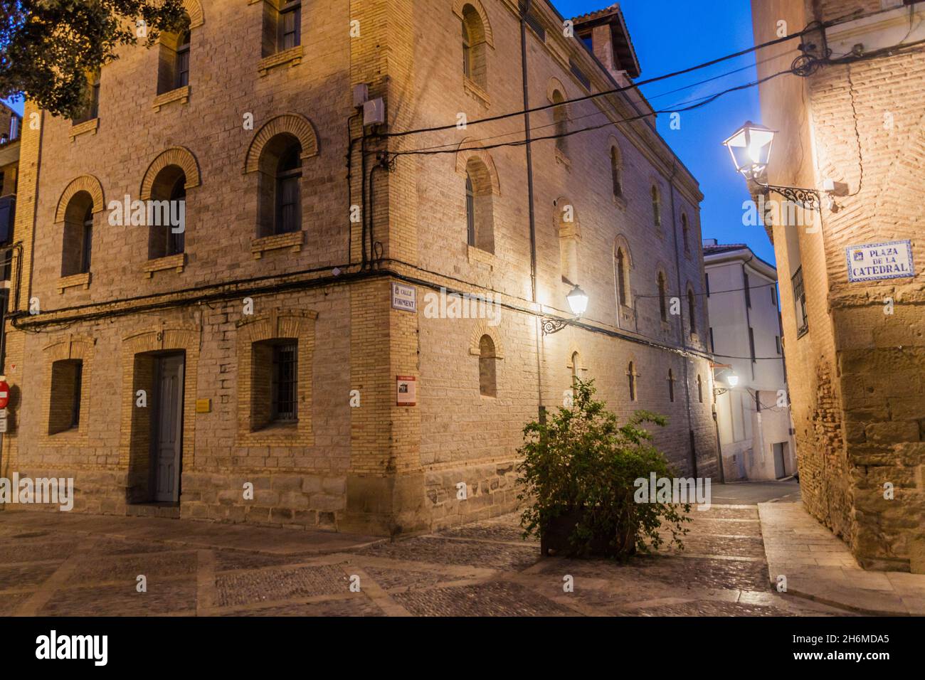 Catedral de huesca hi-res stock photography and images - Alamy