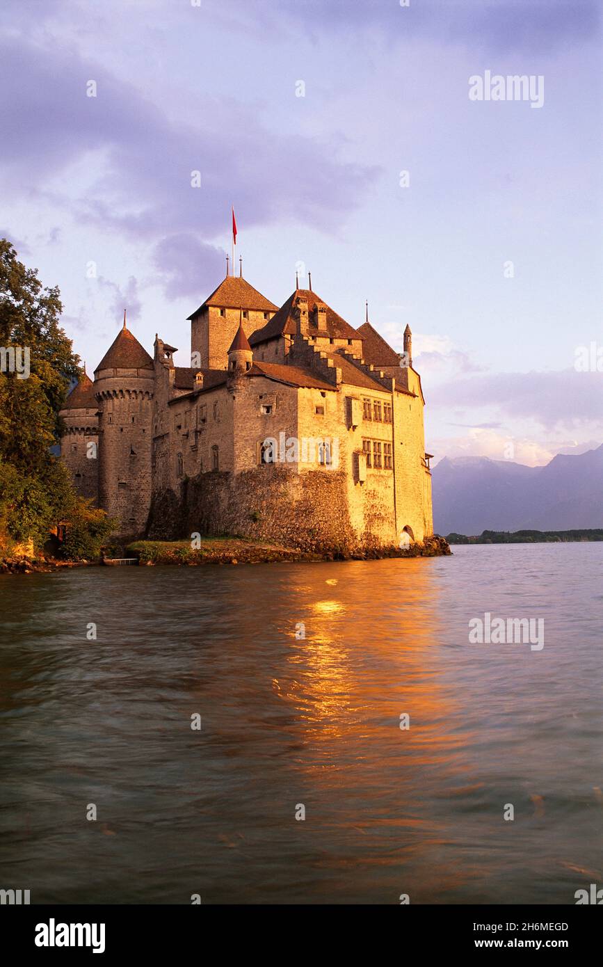 Chateau de chillon chillon castle hi-res stock photography and images ...