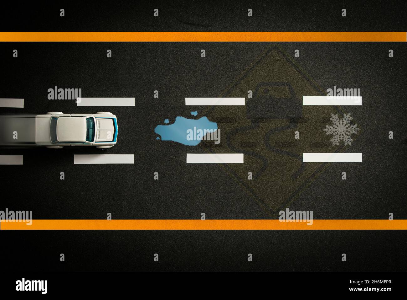 Slippery when wet road hi-res stock photography and images - Alamy