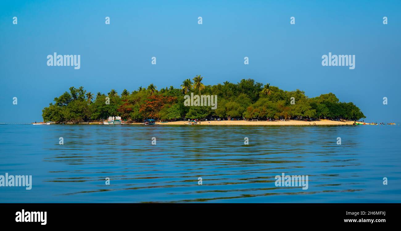 Potipot island zambalez hi-res stock photography and images - Alamy
