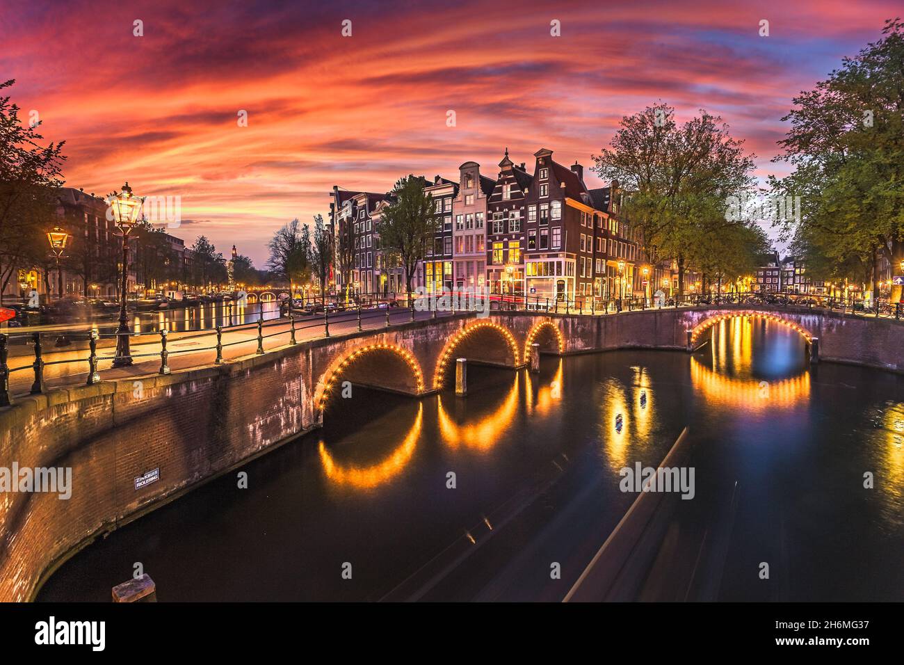 Amsterdam canals hi-res stock photography and images - Alamy