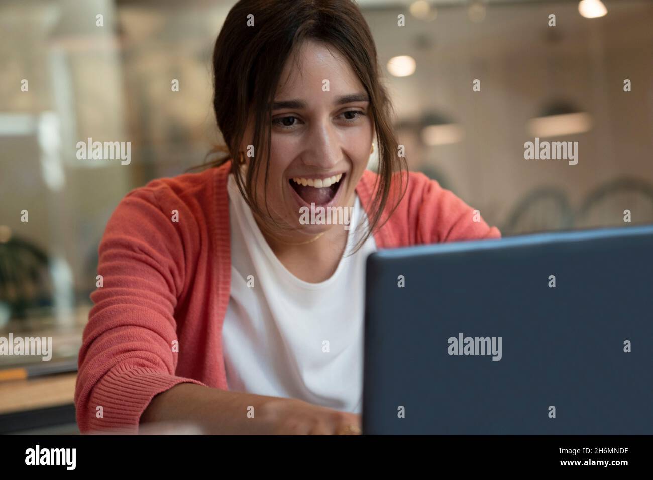 Surprised individual hi-res stock photography and images - Alamy