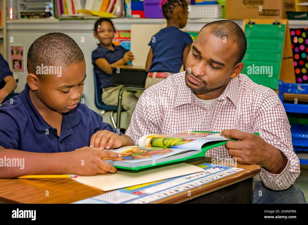Male teacher hi-res stock photography and images - Alamy