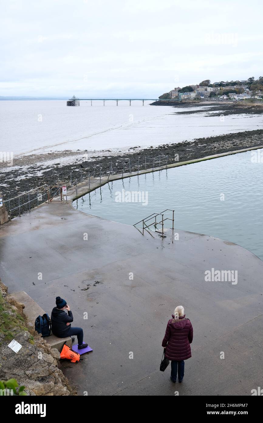 Clevedon somerset swimming hi-res stock photography and images - Alamy