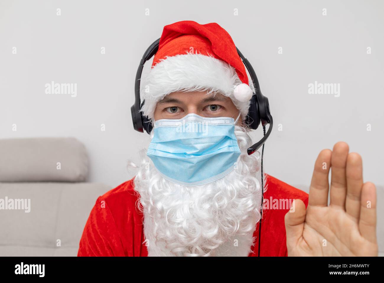 Operator in santa hat hi-res stock photography and images - Alamy