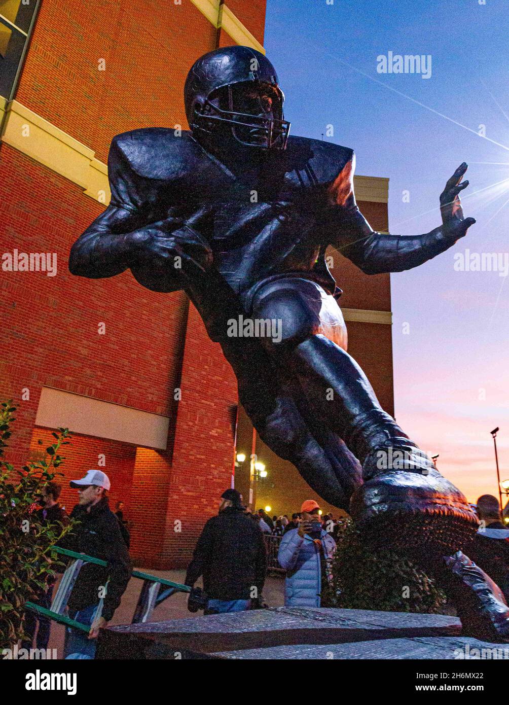 University of texas statue football hi-res stock photography and images ...