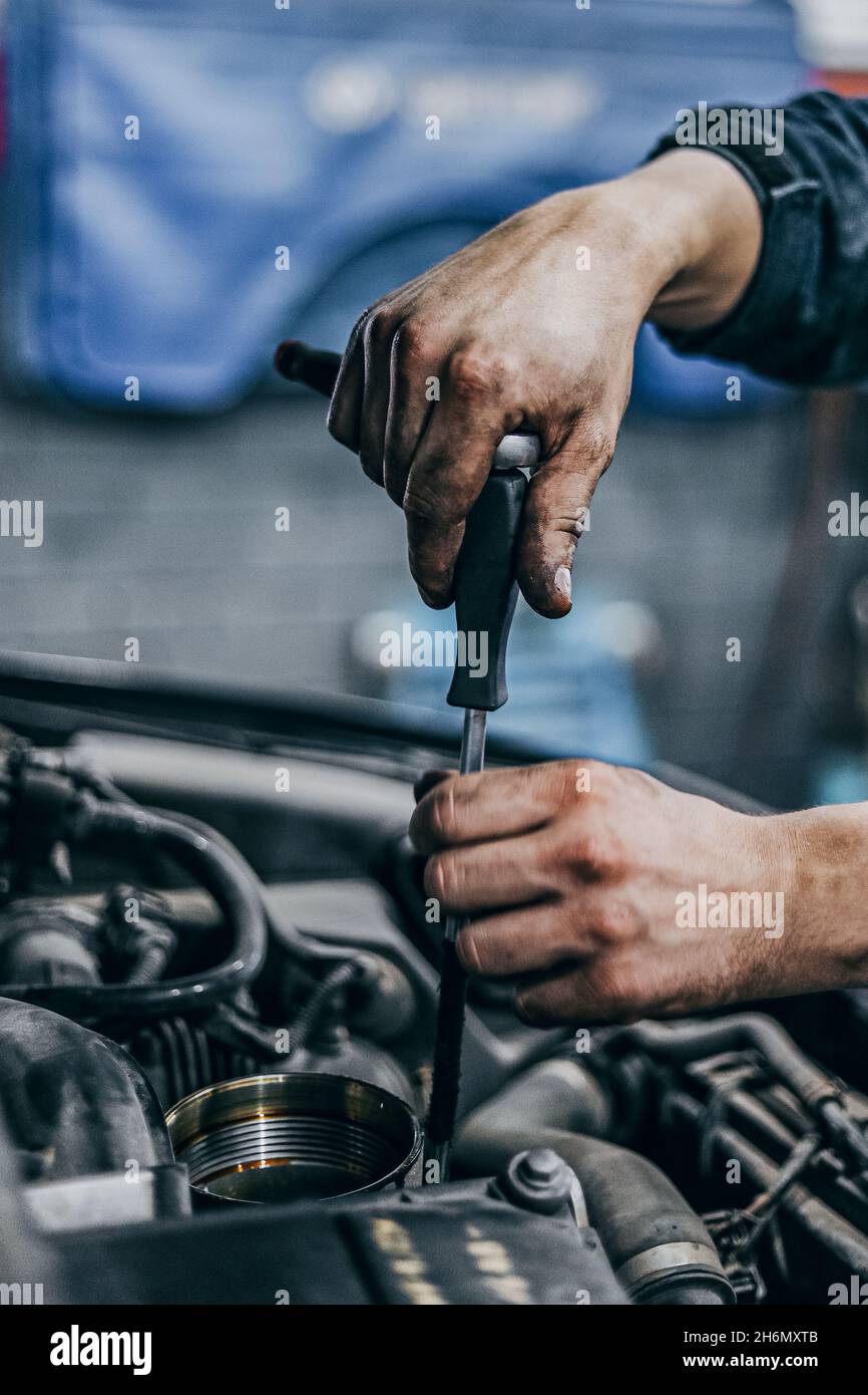 Toiling hi-res stock photography and images - Alamy