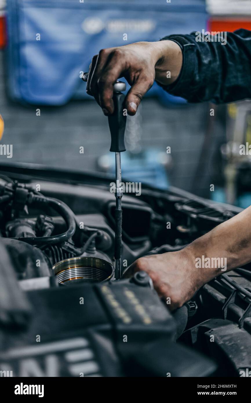 Toiling hi-res stock photography and images - Alamy