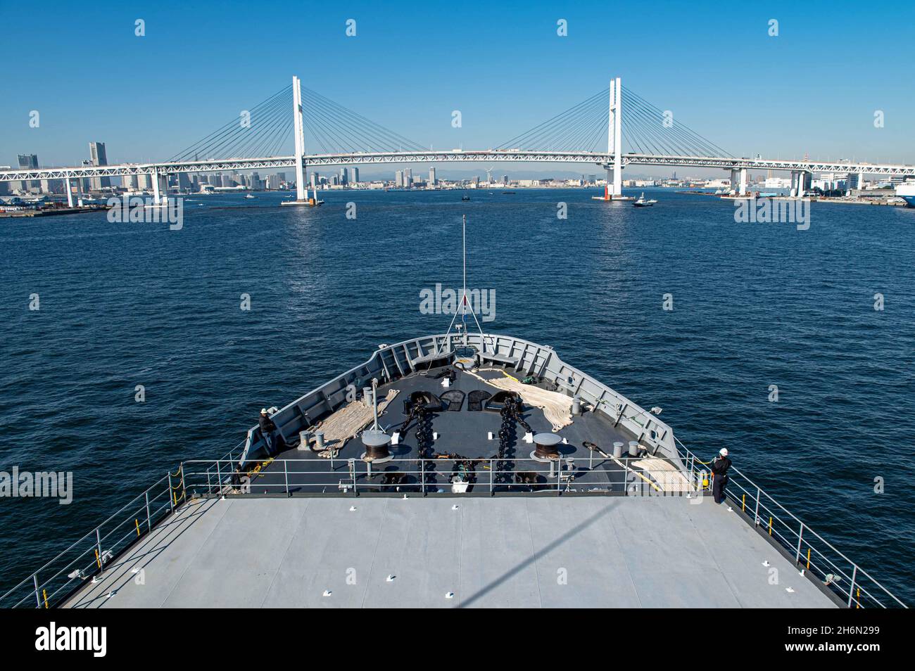 YOKOHAMA, Japan (Nov. 15, 2021) - The Emory S. Land-class submarine ...