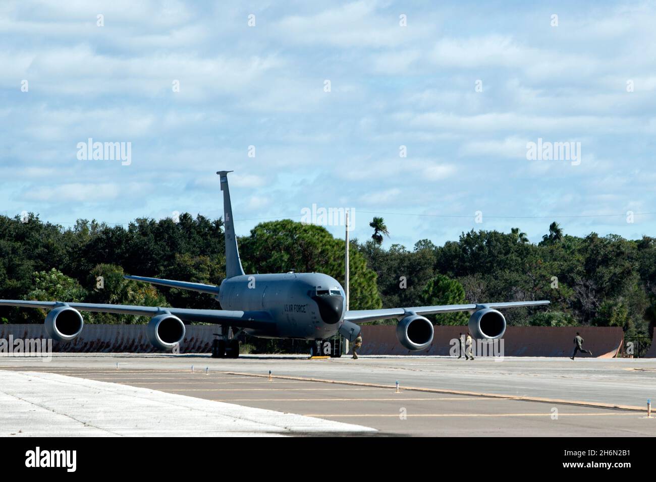Global thunder 22 hi-res stock photography and images - Alamy