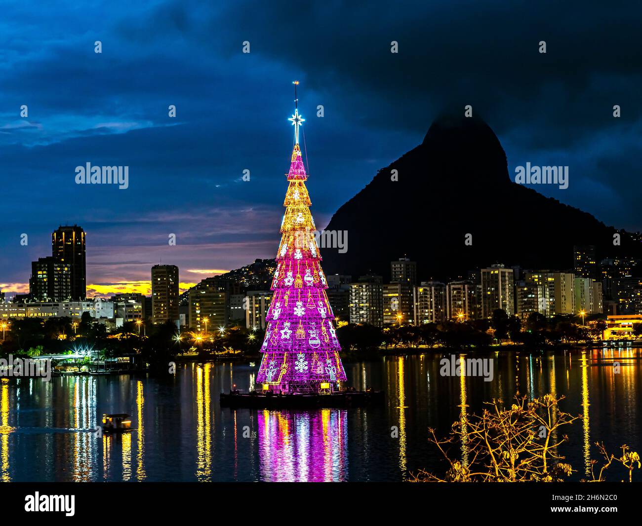 Brazil christmas ornaments hi-res stock photography and images - Alamy