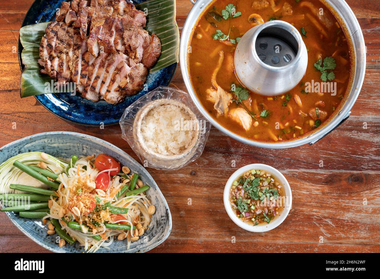 Thai food platter at a Thai restaurant. Green beans, bean sprouts ...