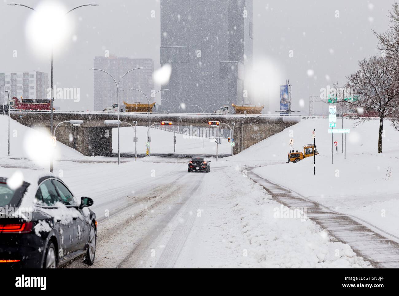 Traffic cars highway montreal hi-res stock photography and images - Alamy