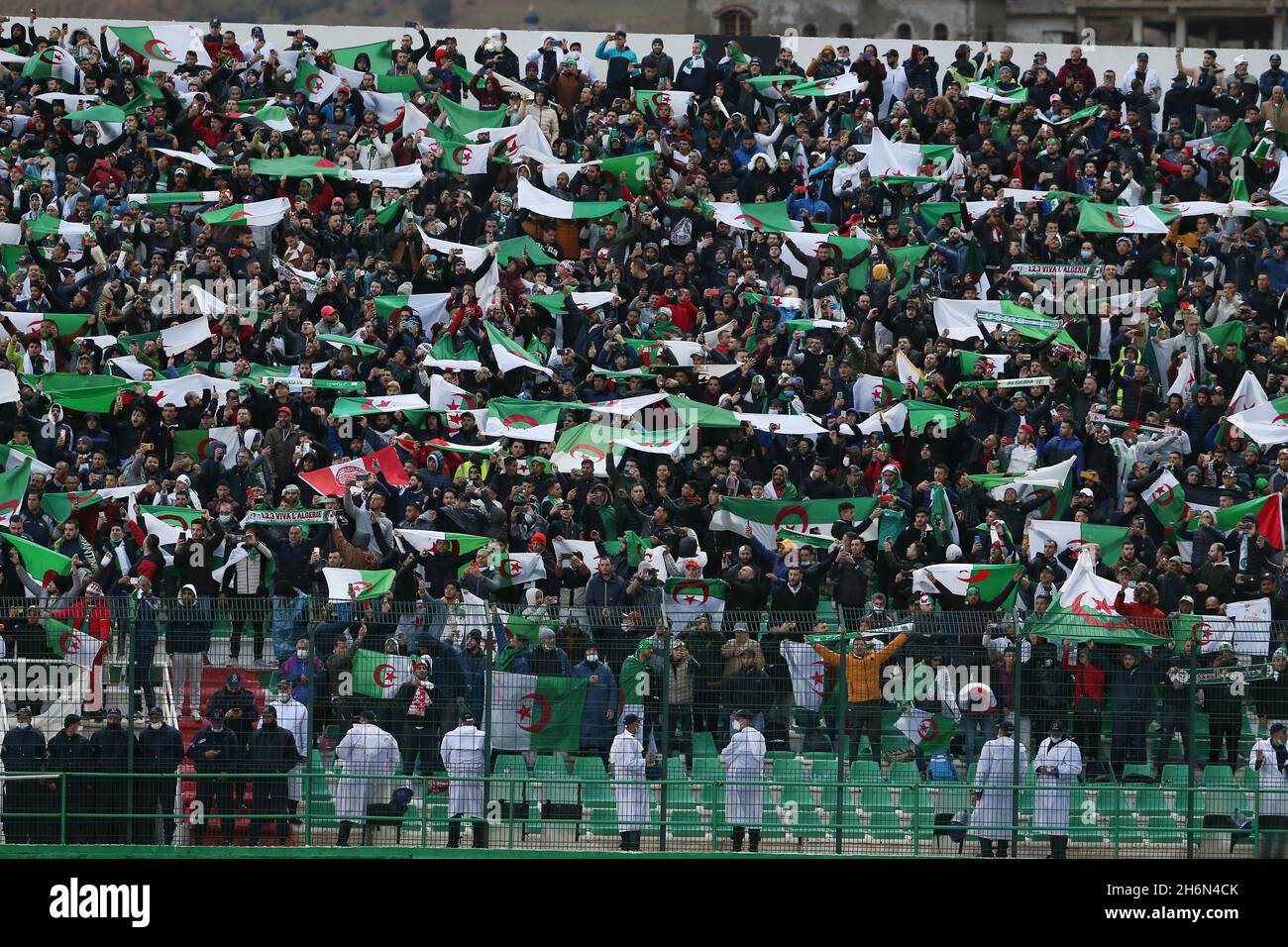Algeria world cup qualifying hi-res stock photography and images - Alamy