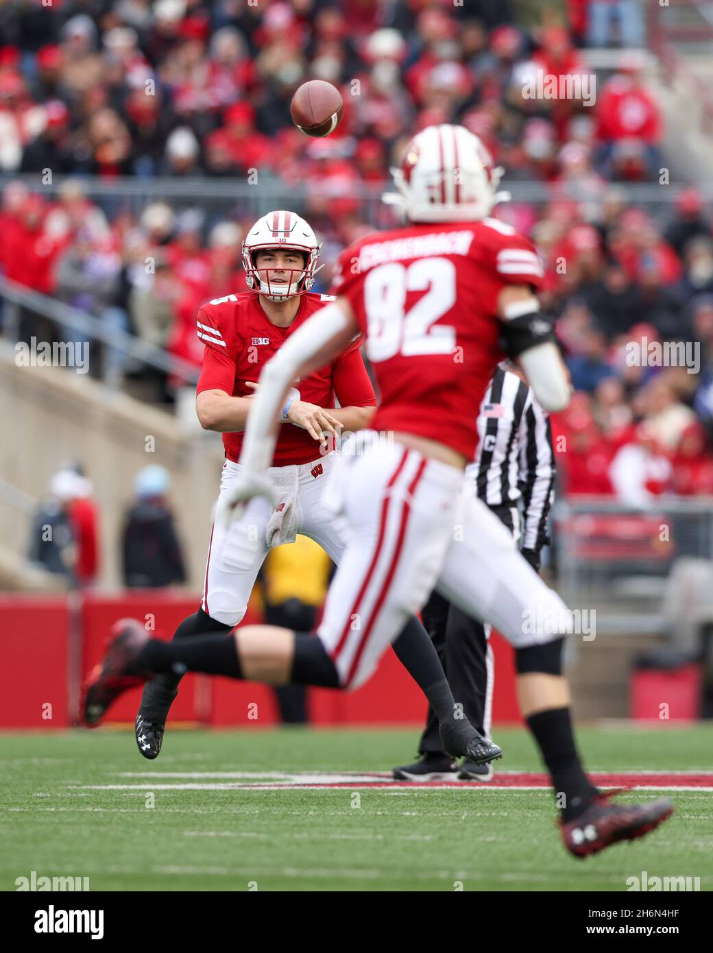 November 13, 2021: Wisconsin Badgers quarterback Graham Mertz (5 ...