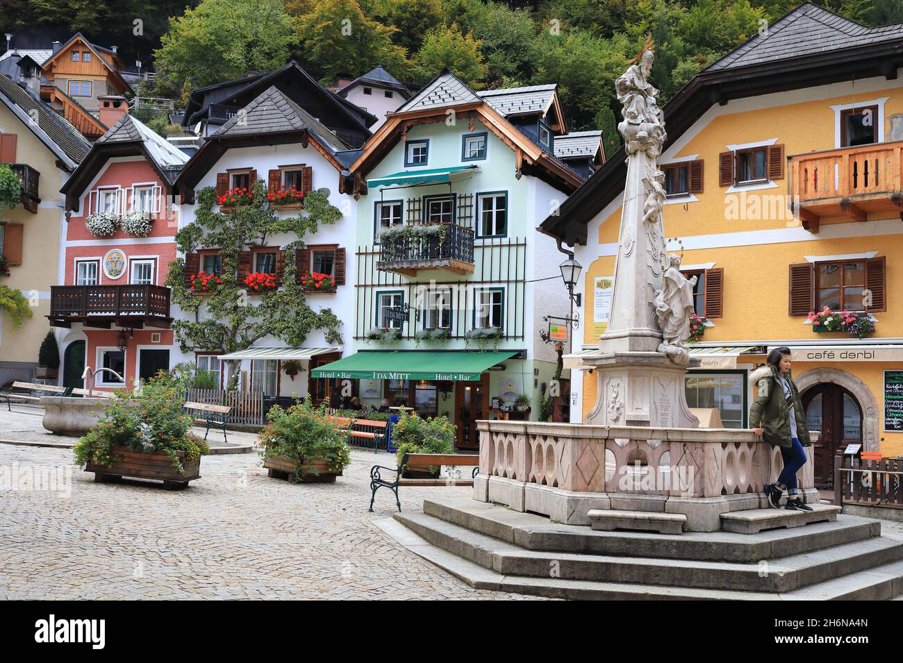 Hallstatt village square hi-res stock photography and images - Alamy