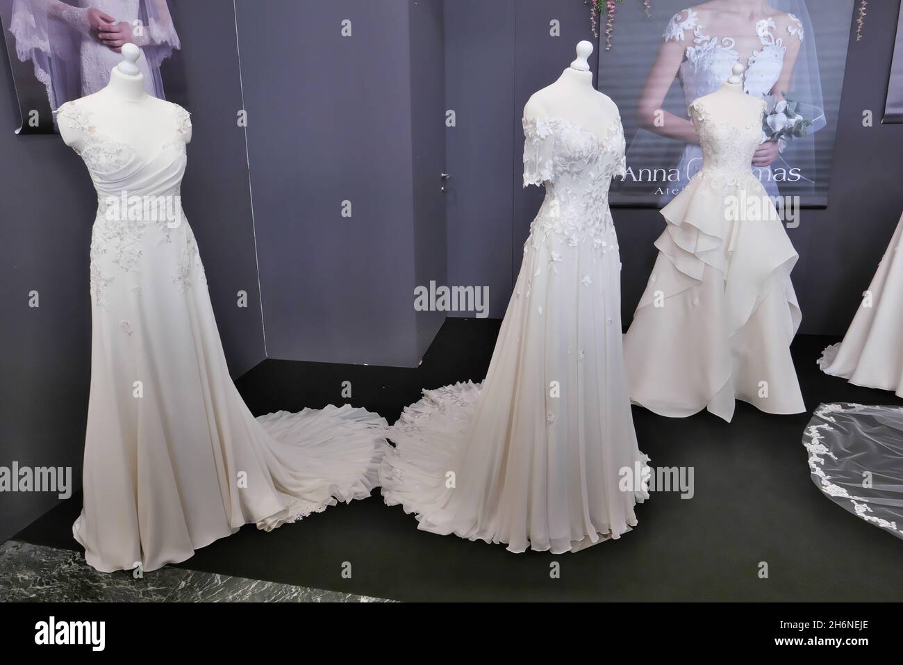WEDDING DRESSES ON DISPLAY AT FASHION BOUTIQUE Stock Photo - Alamy