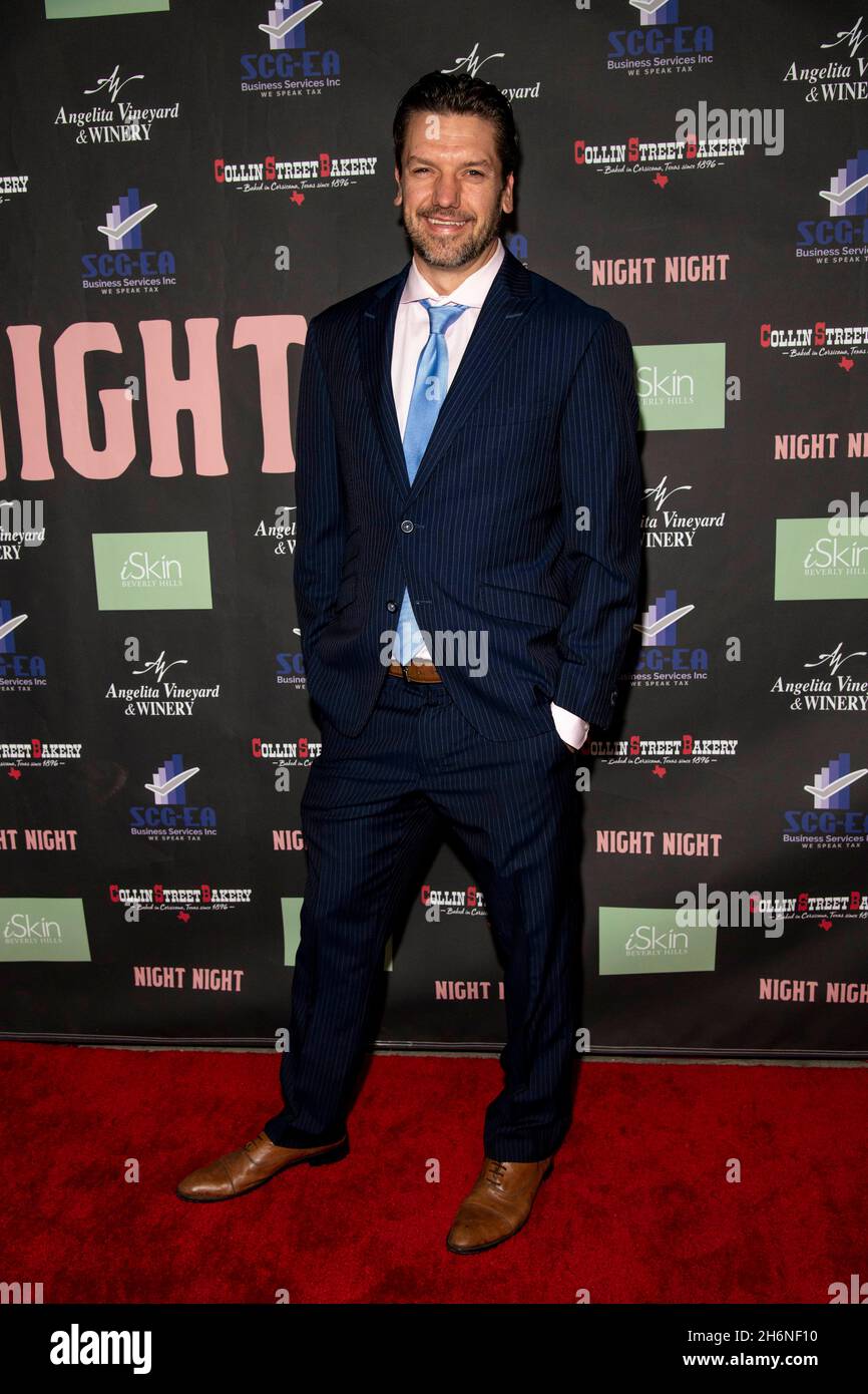 Rose dove entertainment hi-res stock photography and images - Alamy