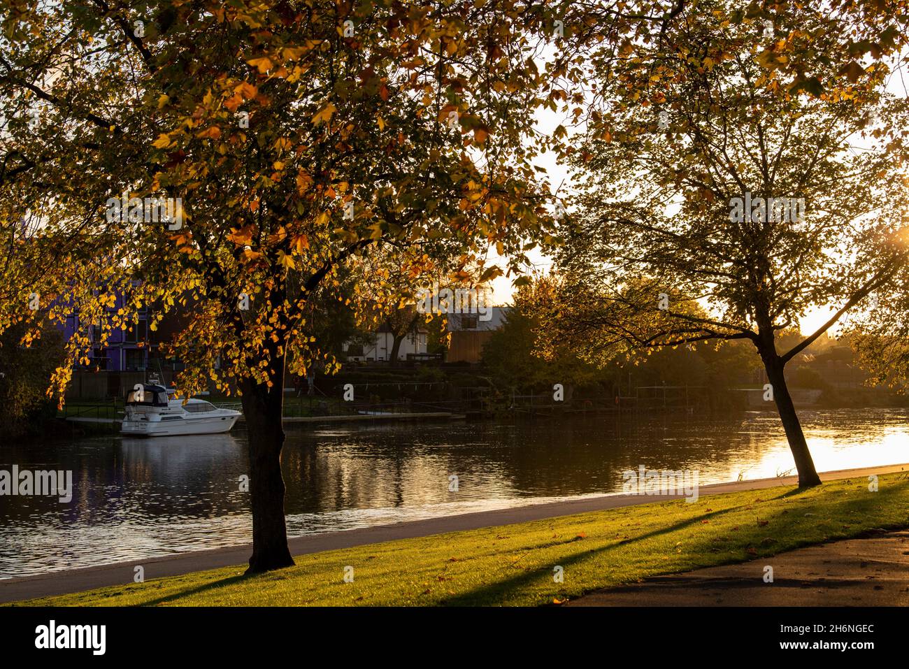 Autumn evening light at Victoria Embankment, Nottingham Nottinghamshire ...