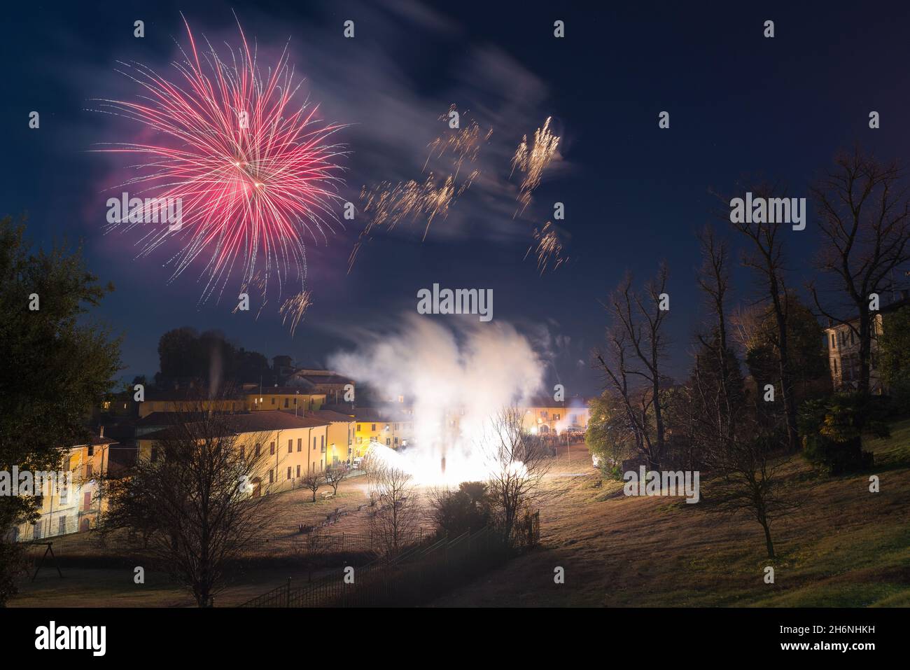 Fireworks in the evening at a park. Pyrotechnical show Stock Photo - Alamy