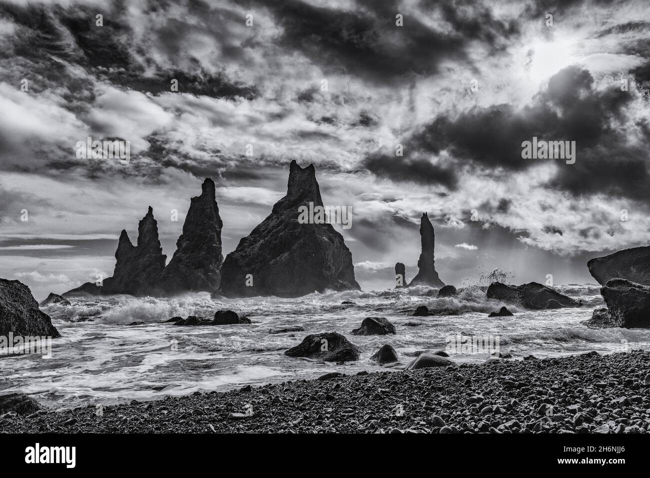 Reynisfjara beach with reynisdrangar rocks hi-res stock photography and ...