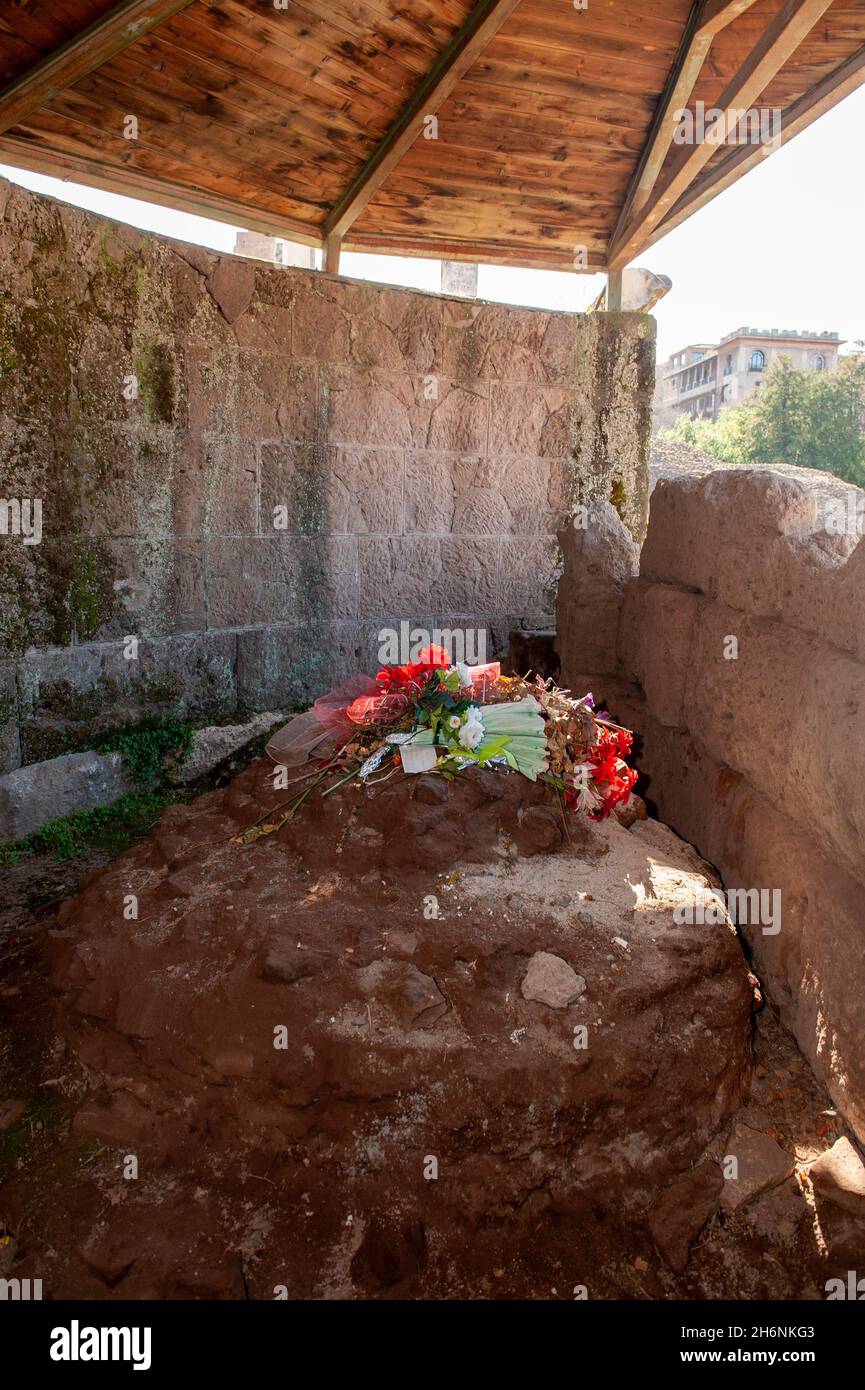 Temple of divus julius hi-res stock photography and images - Alamy