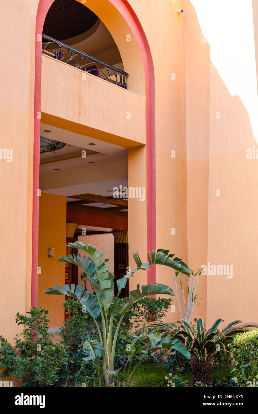 Luxury holiday villa with palm tree Stock Photo - Alamy