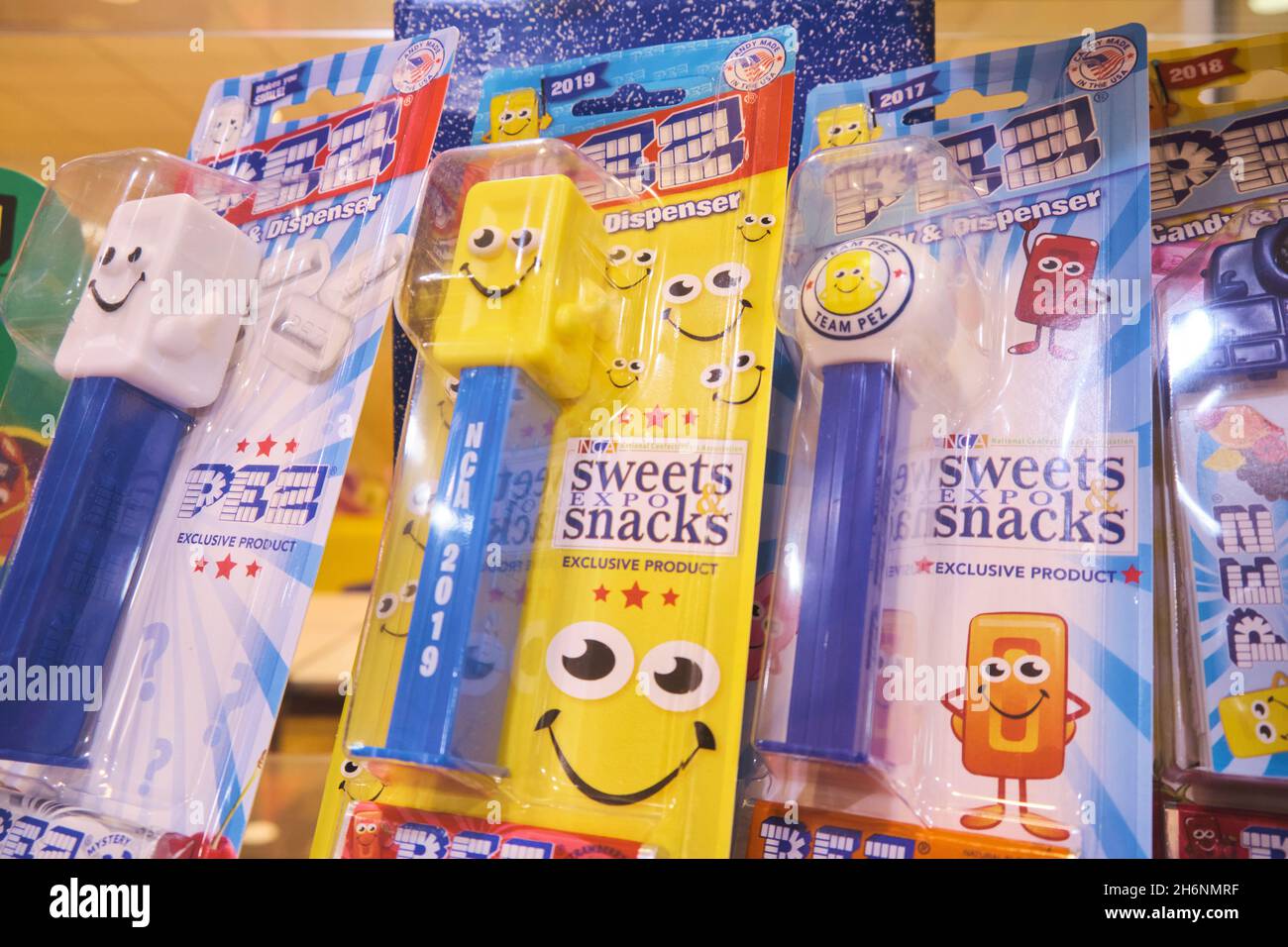 Team pez hi-res stock photography and images - Alamy