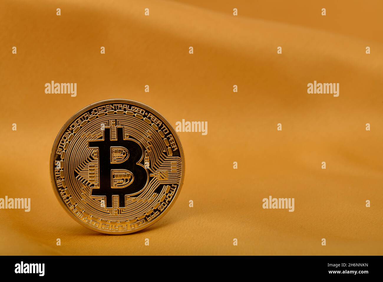 Symbol image digital currency, gold physical coin Bitcoin Stock Photo - Alamy