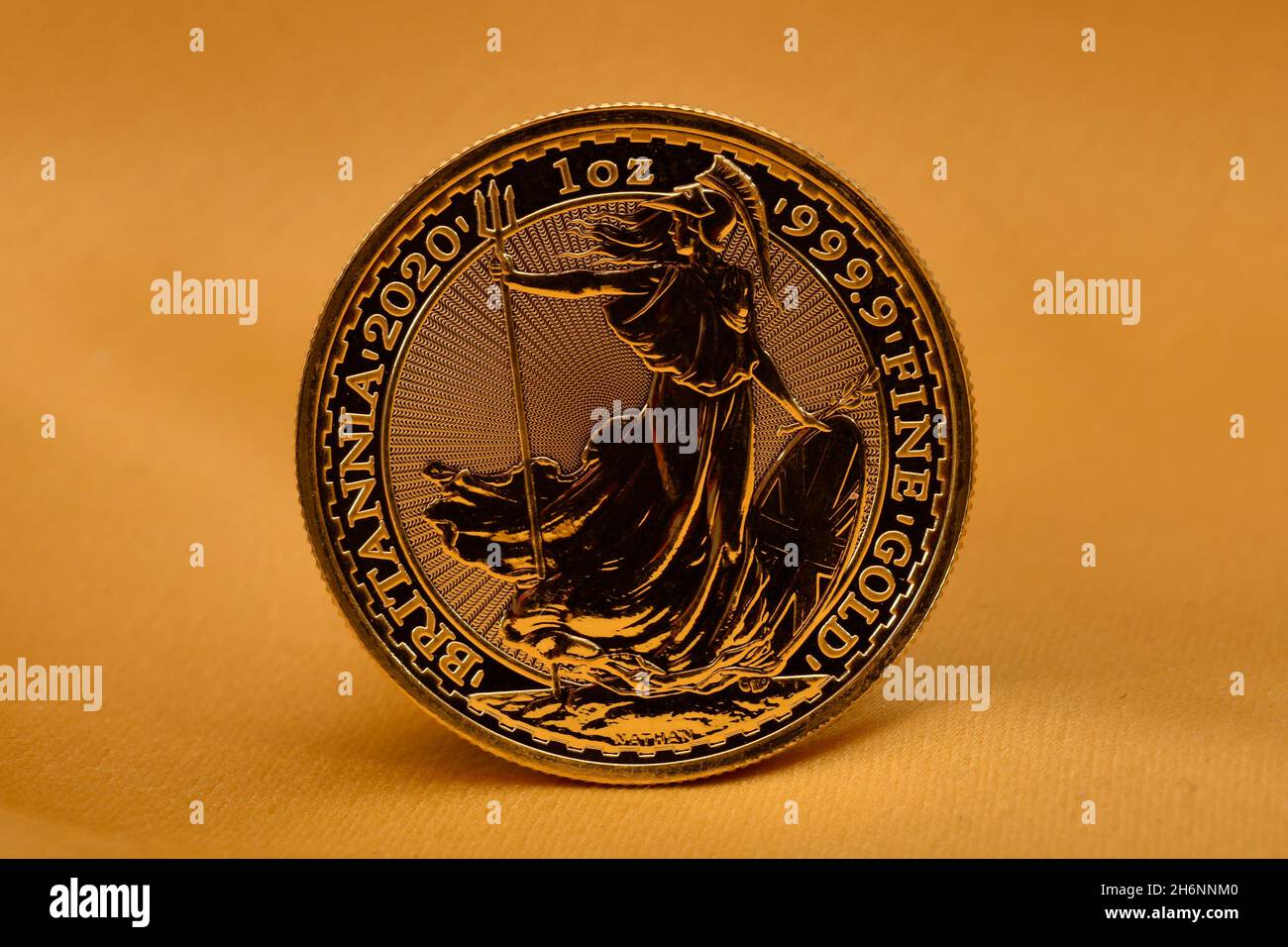 Physical Gold Coin 1 oz Britannia obverse Stock Photo - Alamy