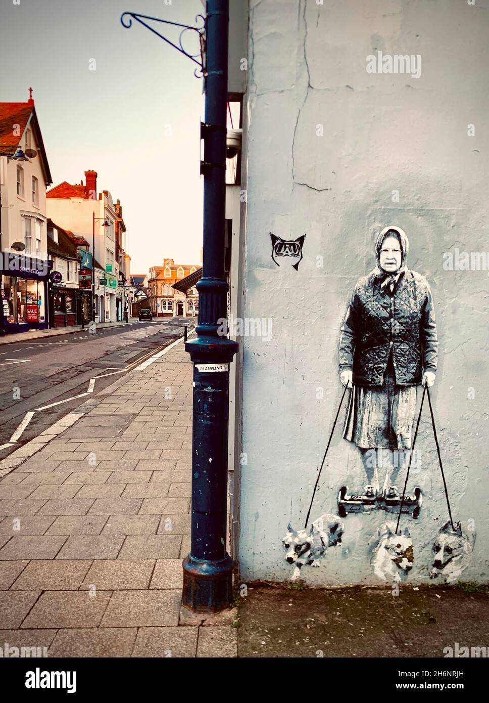Queen elizabeth ii graffiti hi-res stock photography and images - Alamy