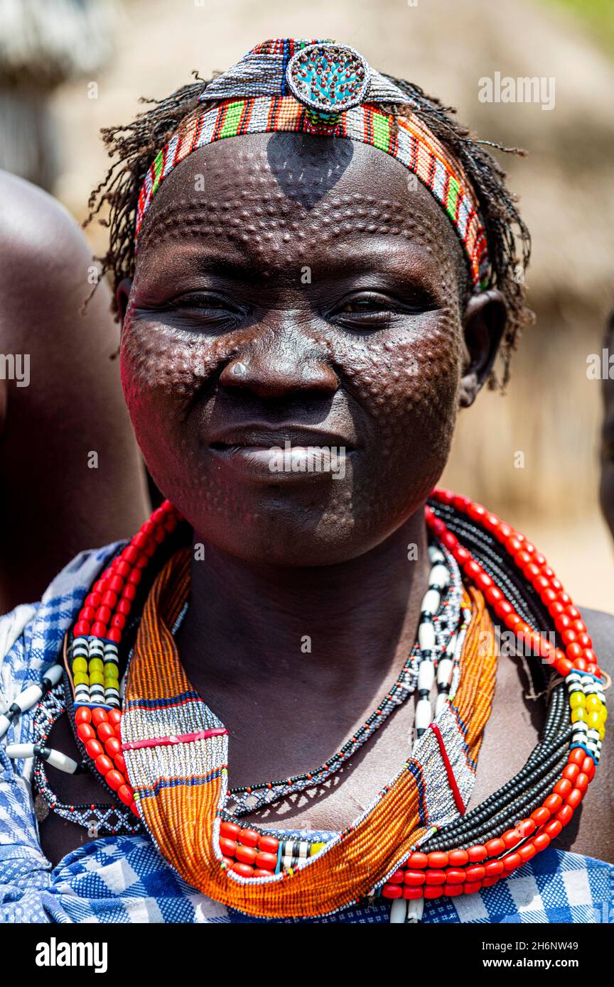 Woman with beauty scars from the Toposa tribe, Eastern Equatoria, South ...