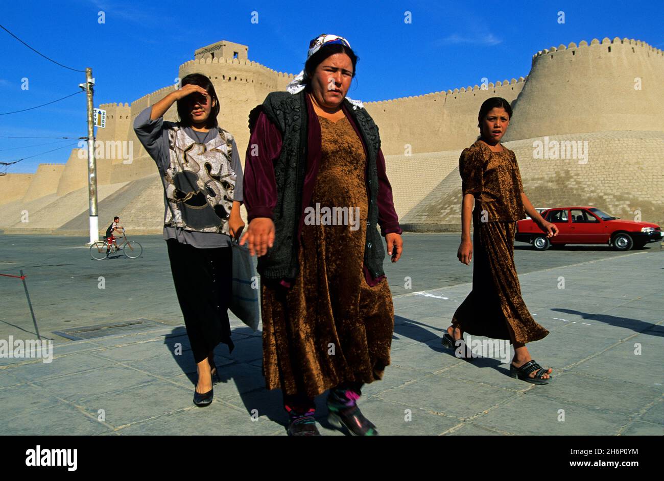 An uzbek family hi-res stock photography and images - Alamy