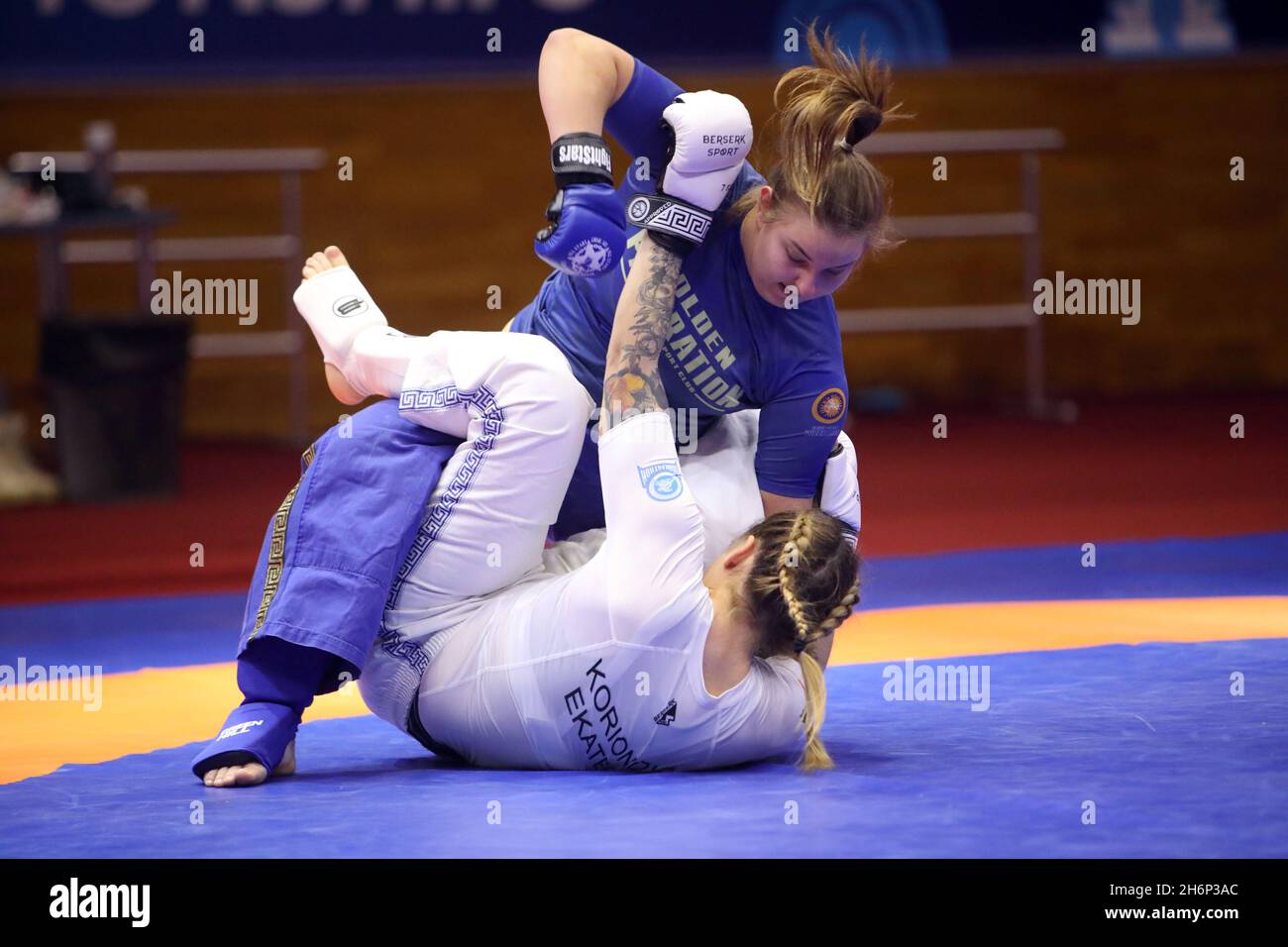 Female wrestler hi-res stock photography and images - Alamy