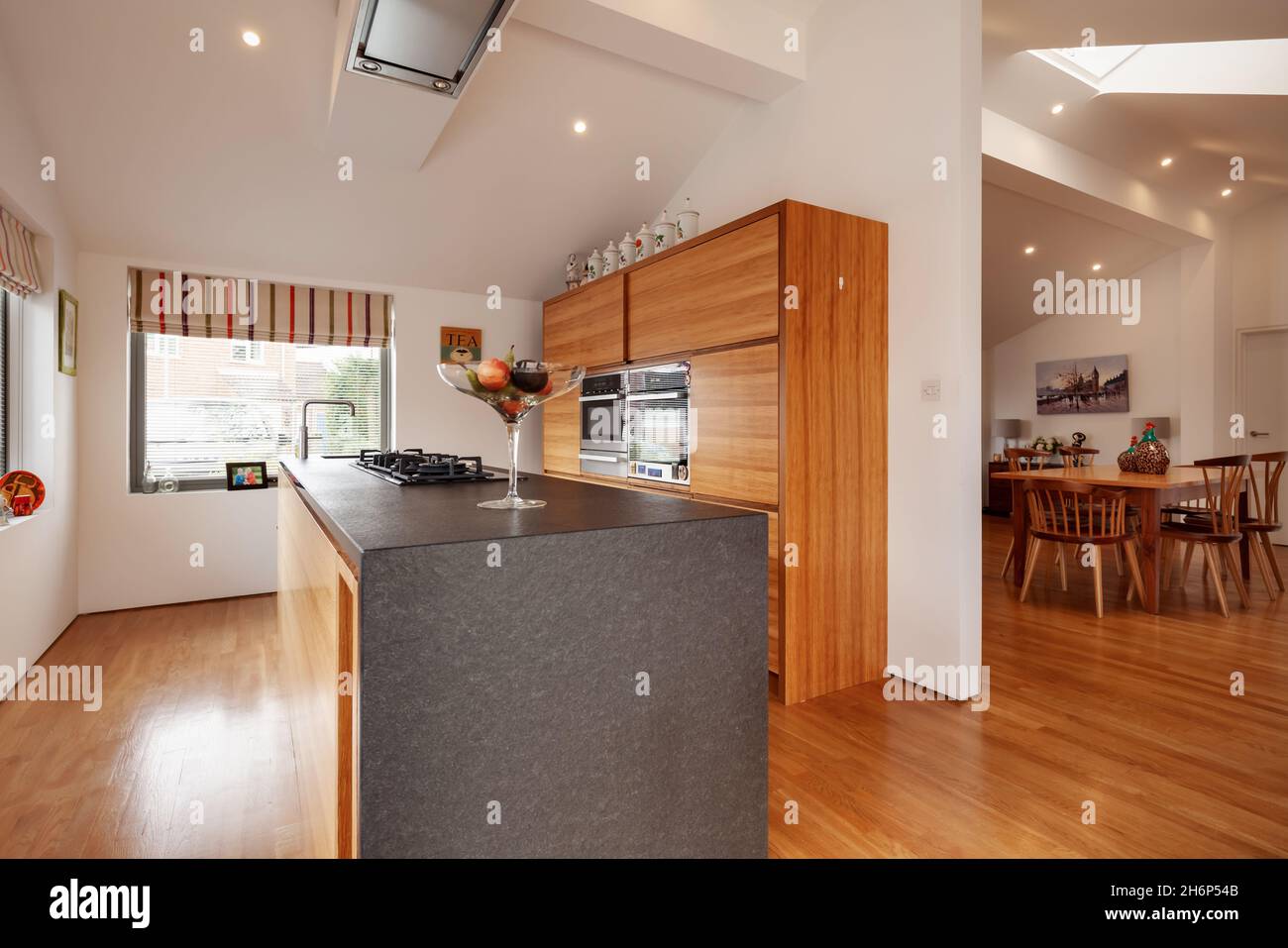 Hob and oven in kitchen island hi-res stock photography and images - Alamy