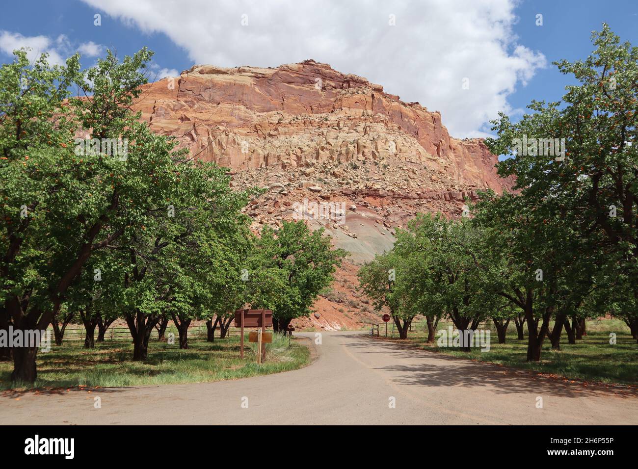 Breathtaking view of layered rugged red rock landscape in Capitol Reef ...